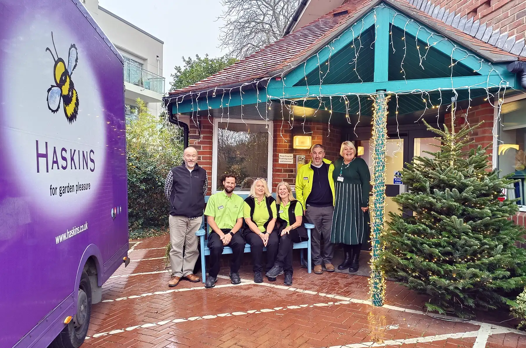 Ferndown garden centre decks the halls at Dorset hospice | The New ...